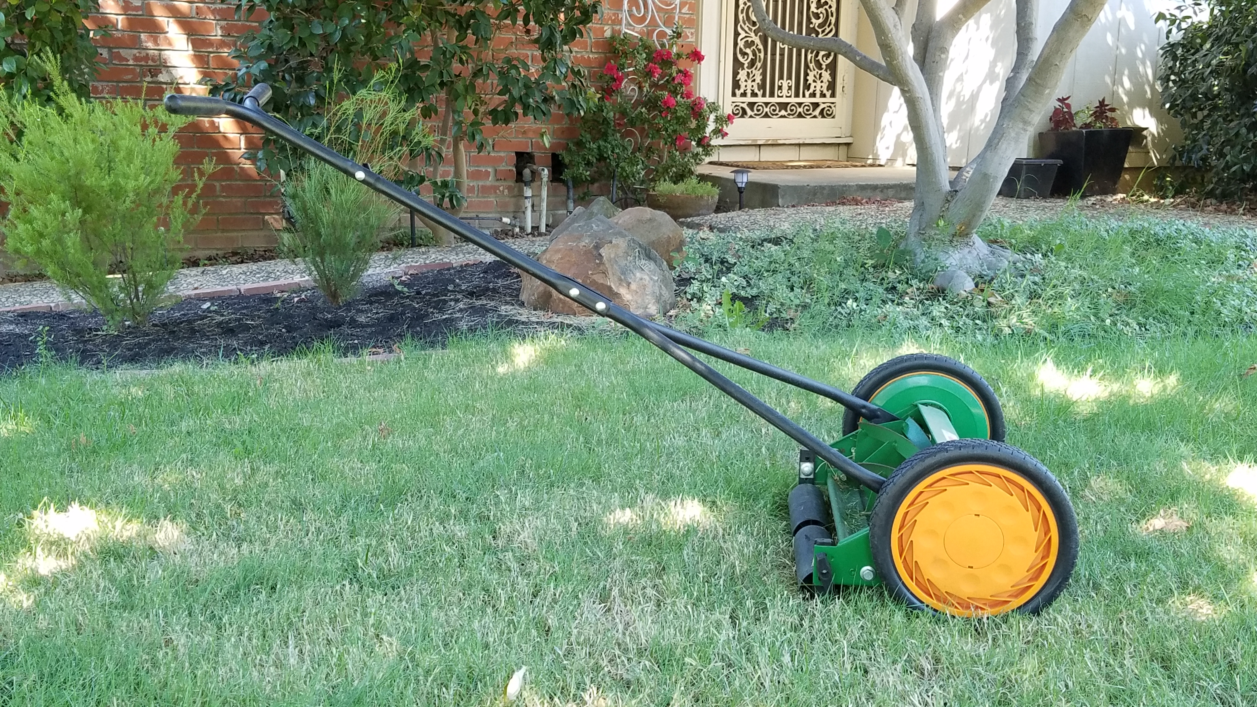 In praise of human-powered lawn tools – Valley Gardens